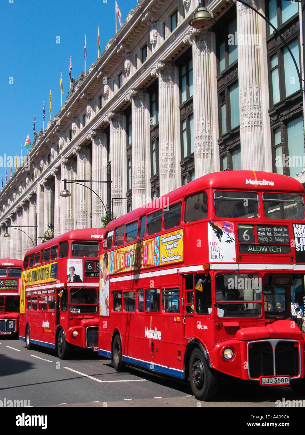Selfridges and Red Buses Oxford Street London Stock Photo - Alamy