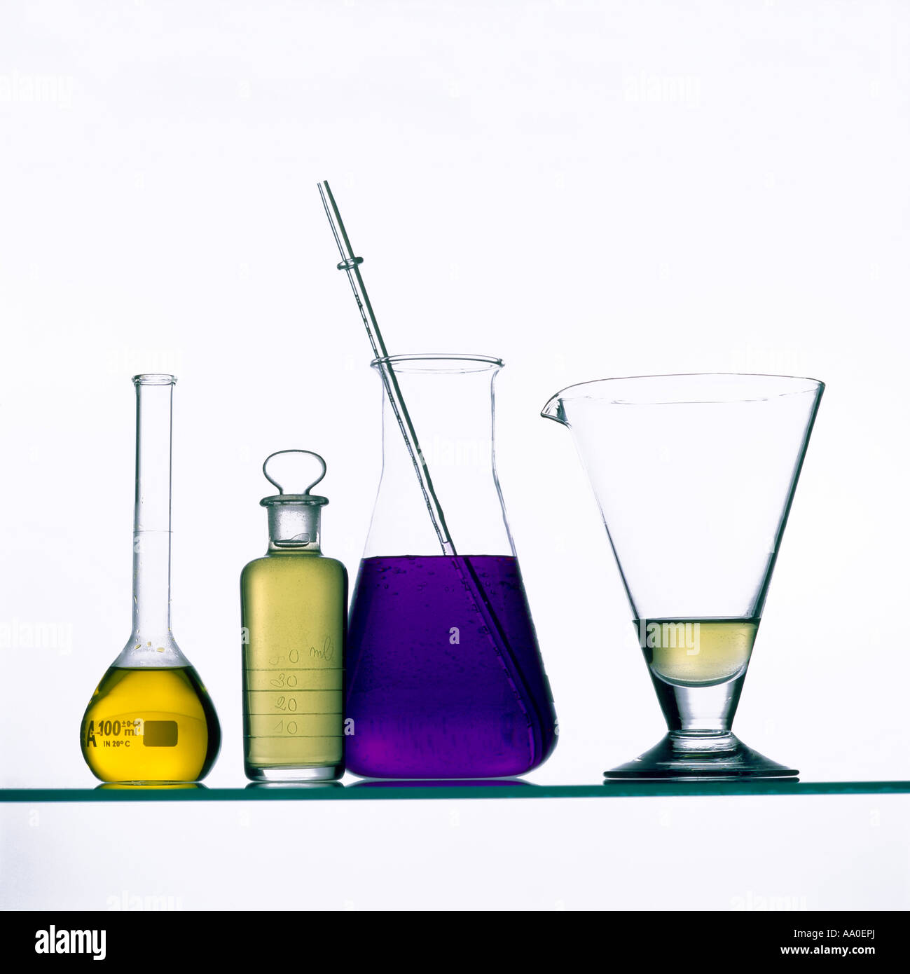 Laboratory distillation equipment hi-res stock photography and images ...