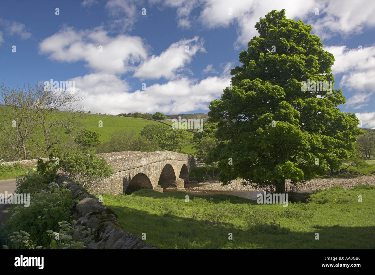 Scabba Wath Bridge Swaledale Yorkshire Dales National Park Engalnd ...