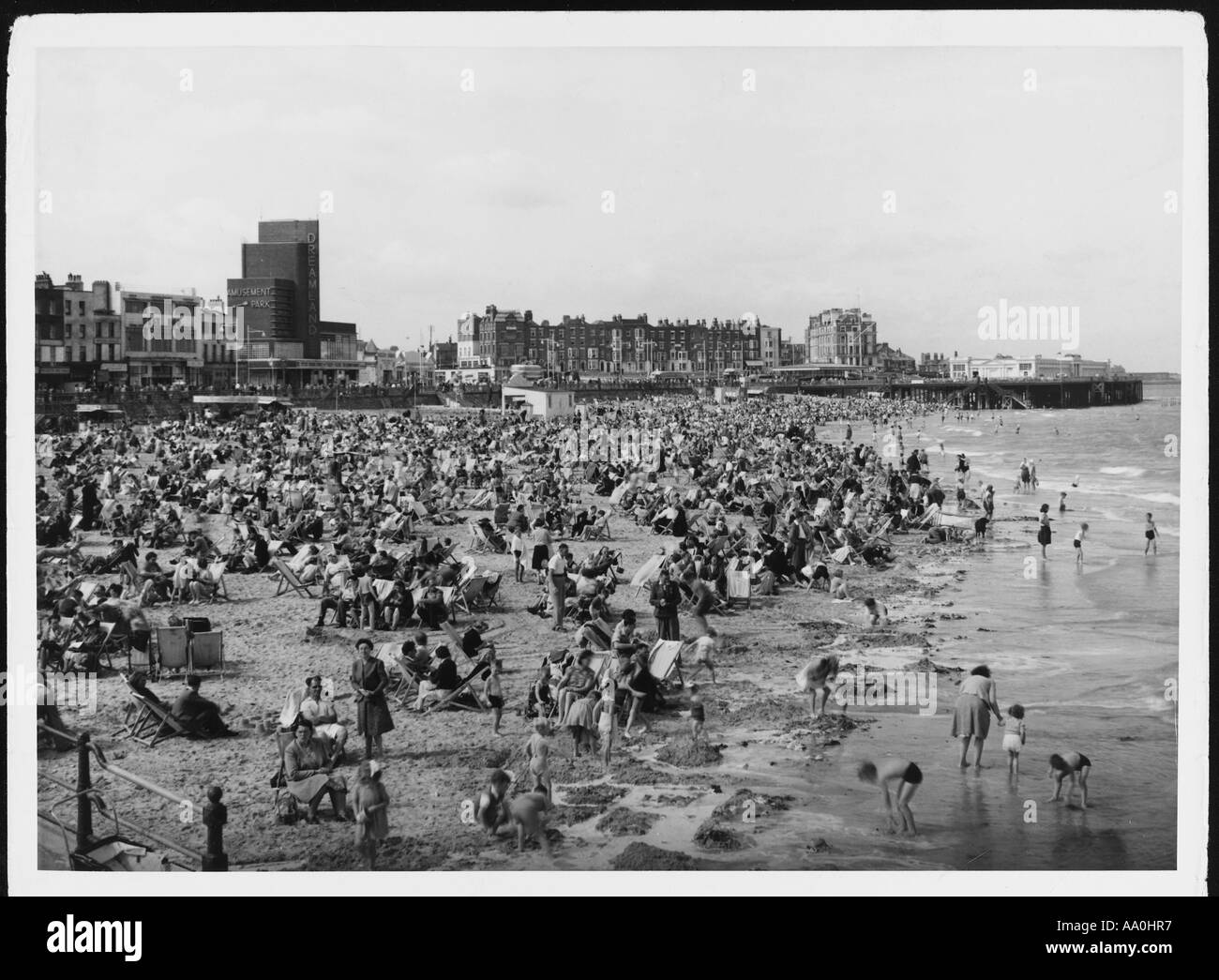 Sea beach people Black and White Stock Photos & Images - Alamy