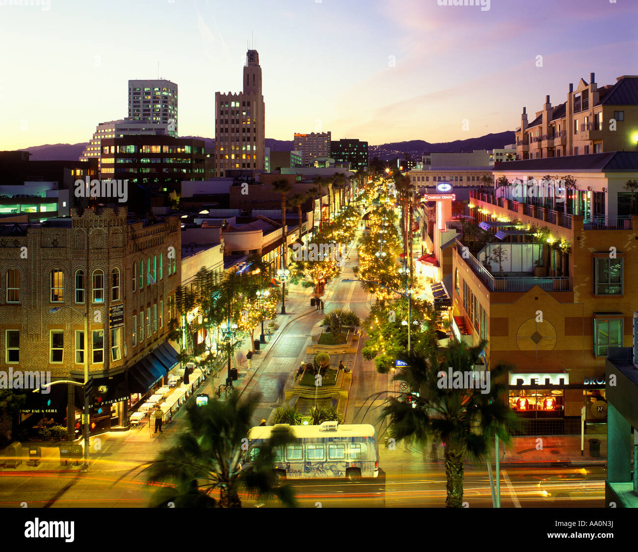 Third street promenade santa monica hi-res stock photography and images ...