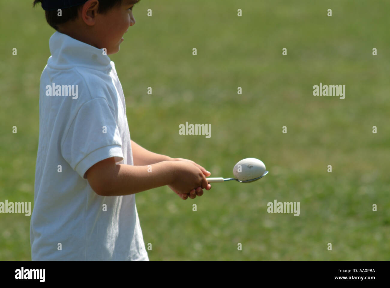 Egg and spoon race sports day hi-res stock photography and images - Alamy