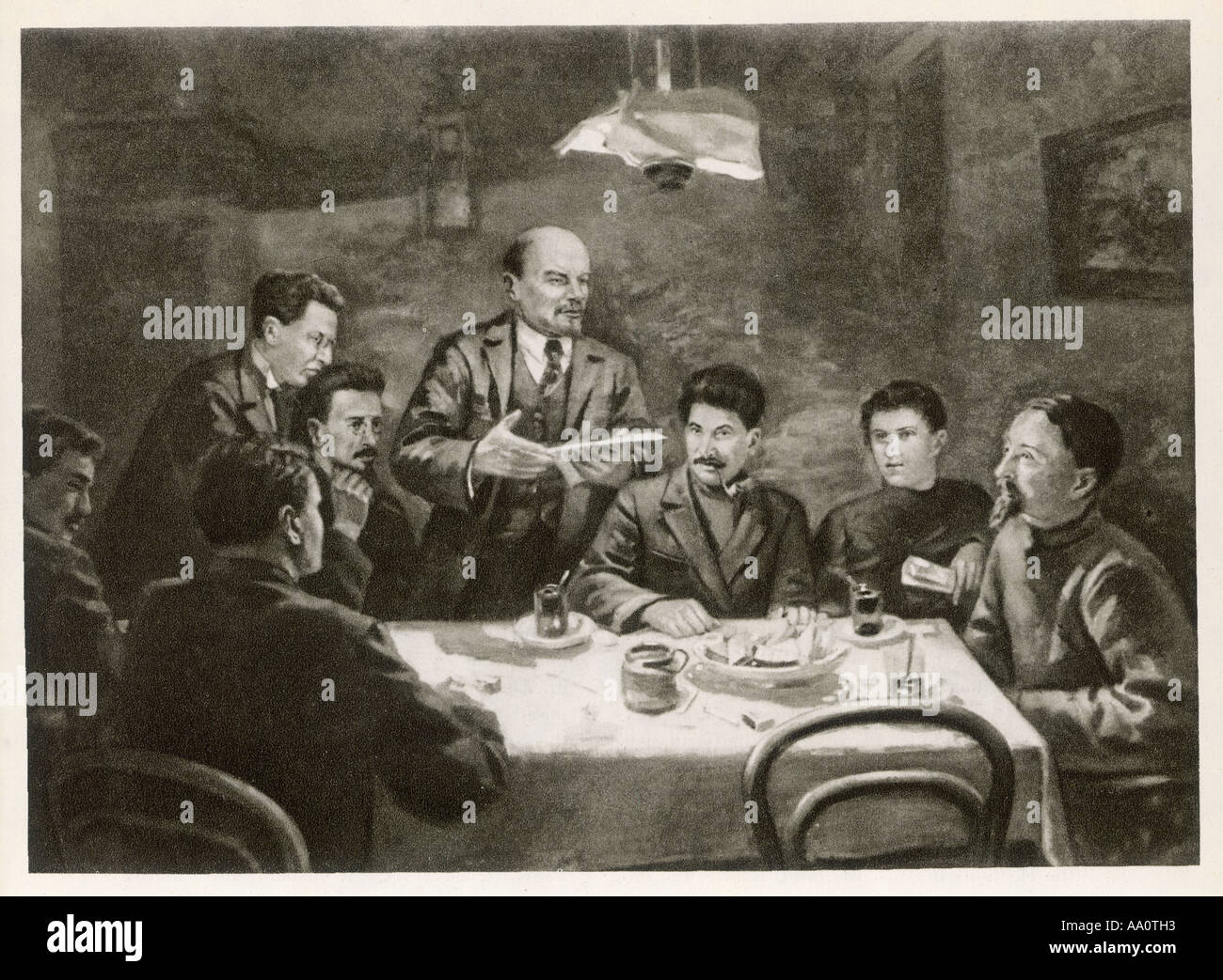 Lenin 1917 petrograd hi-res stock photography and images - Alamy