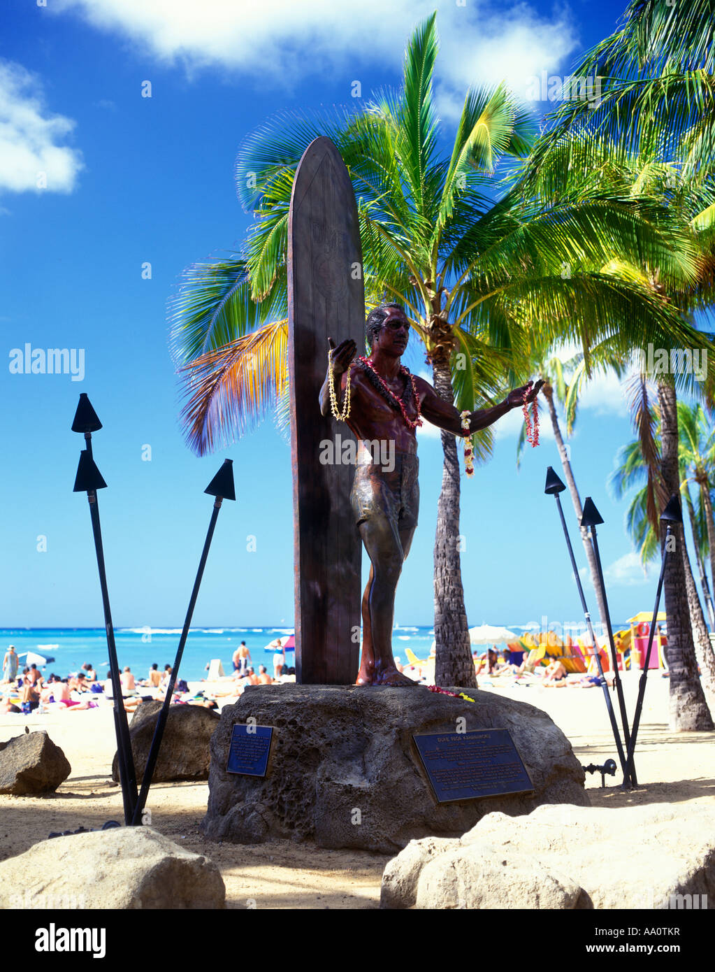 DUKE PAOA KAHANAMOKU STATUE (©JAN GORDON FISHER 1990) HOLDING HAWAIIAN ...