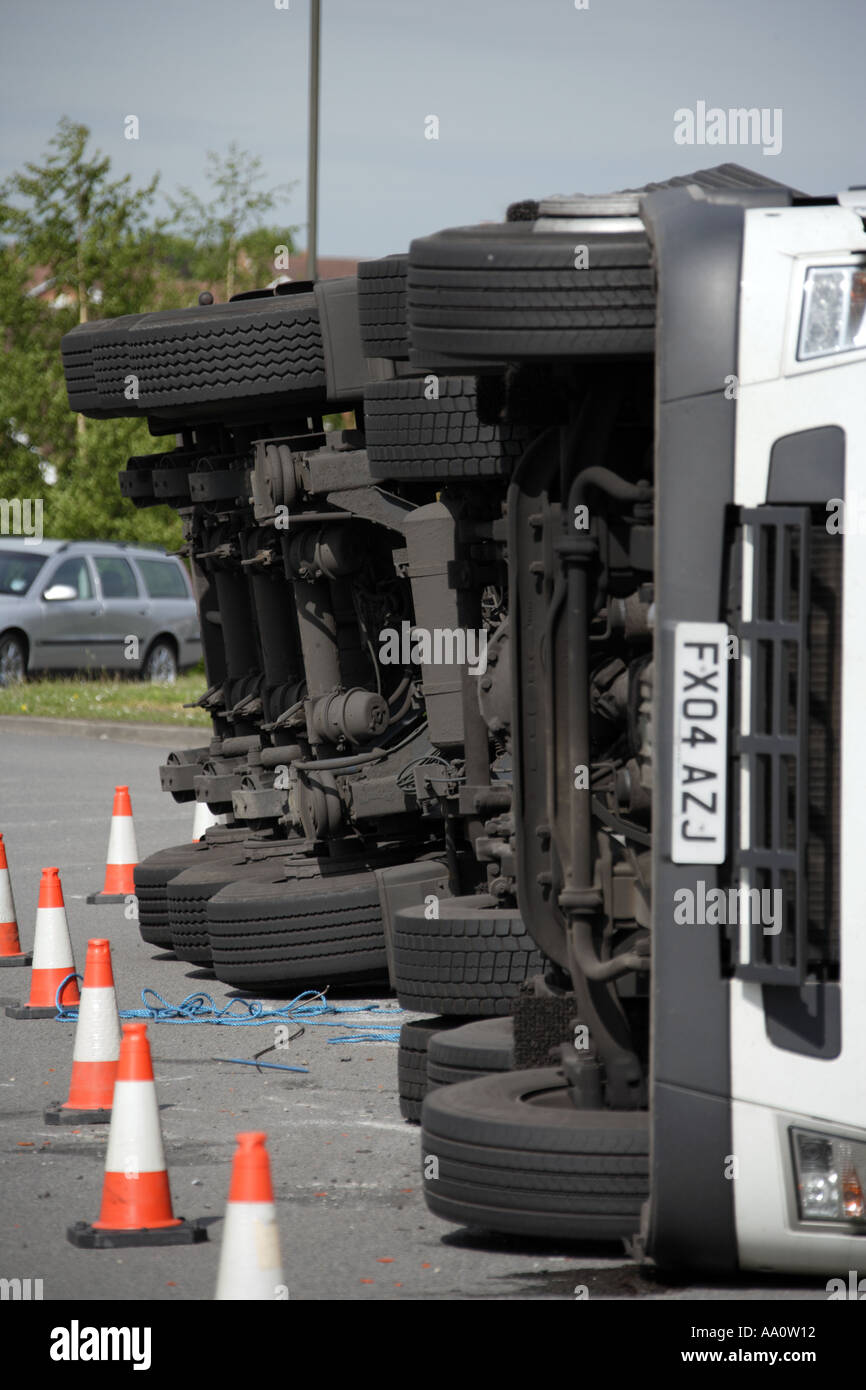 Volvo crash hi-res stock photography and images - Alamy