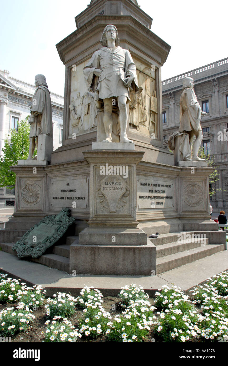 Statues in italy hi-res stock photography and images - Alamy