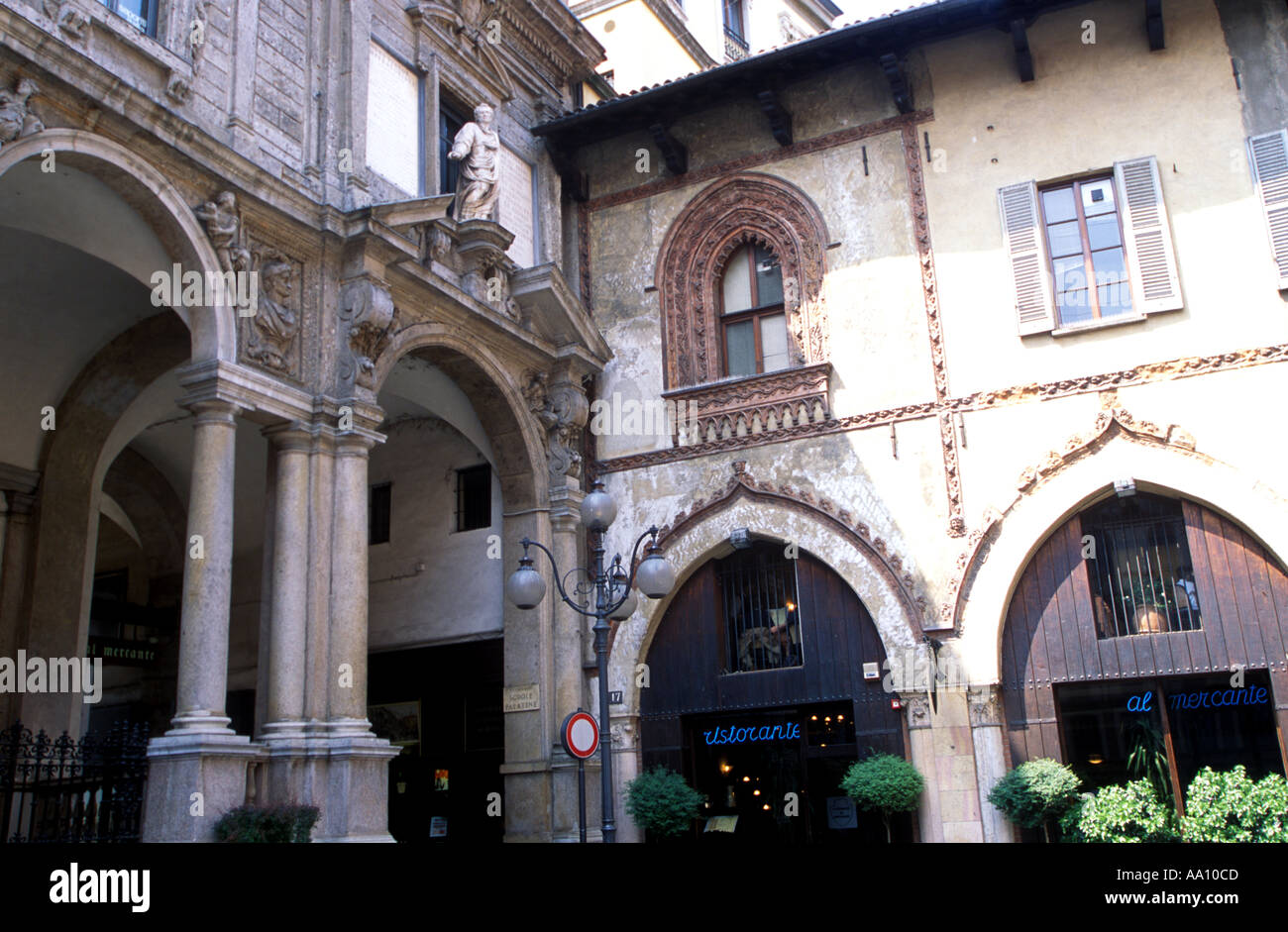 Piazza Mercanti Medieval Milan Italy Stock Photo - Alamy