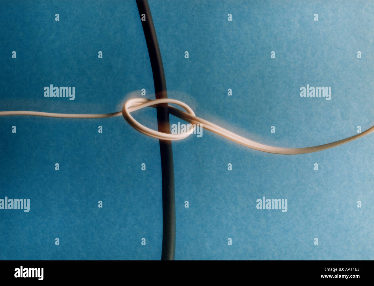 Wire knot hi-res stock photography and images - Alamy