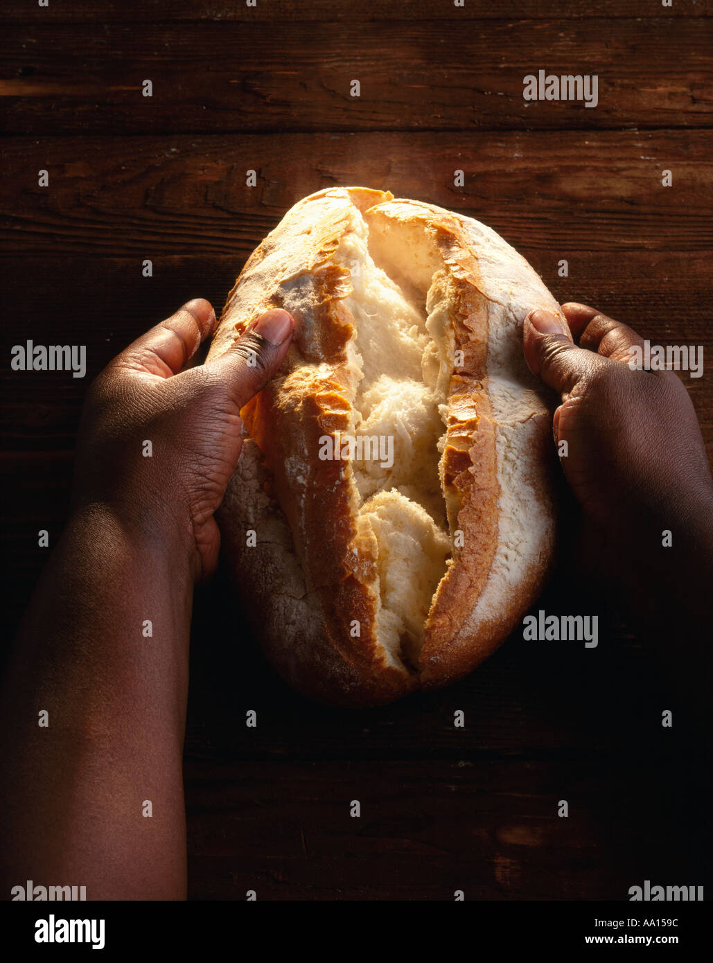 Breaking of bread hi-res stock photography and images - Alamy