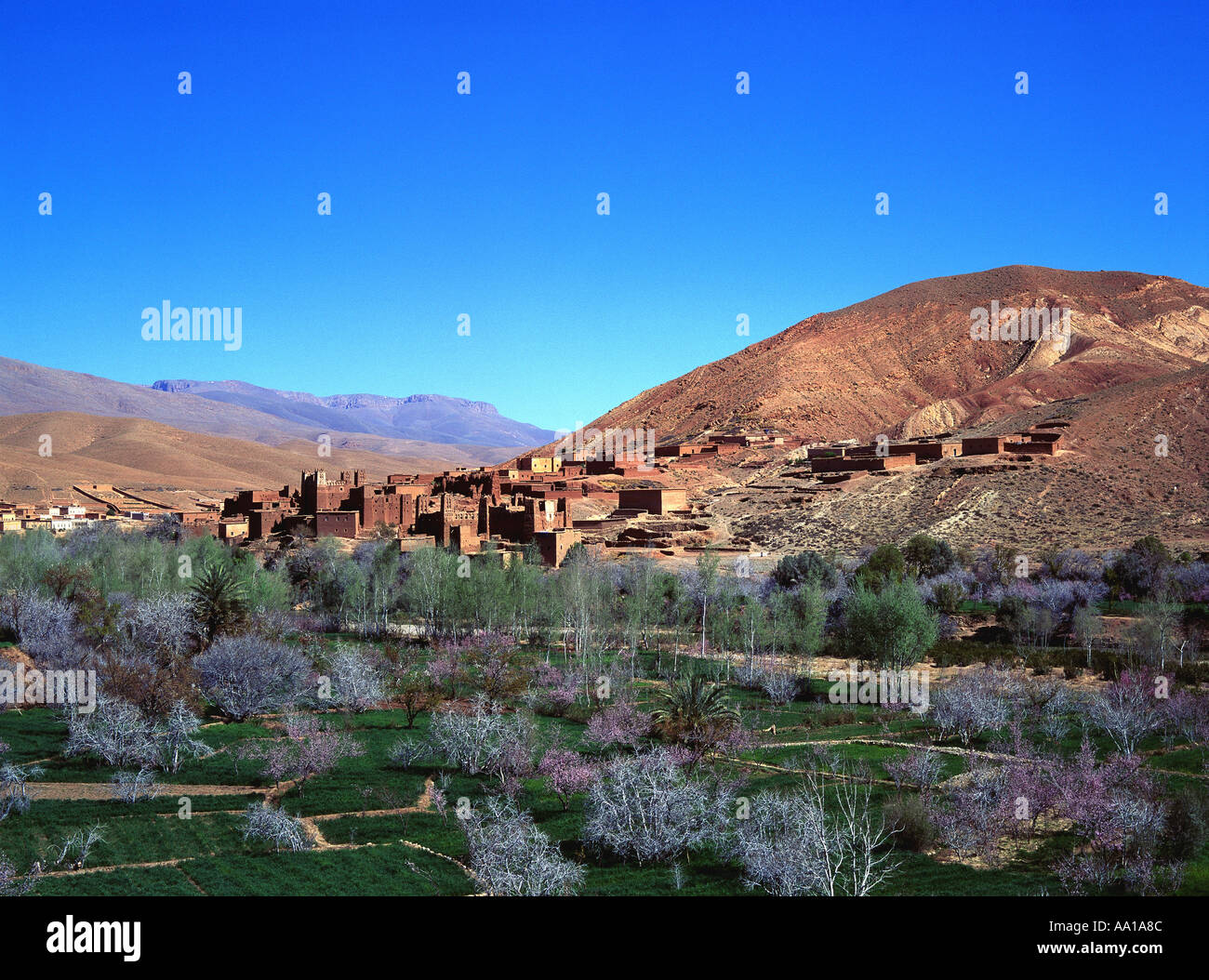 Paysage de montagne maroc hi-res stock photography and images - Alamy