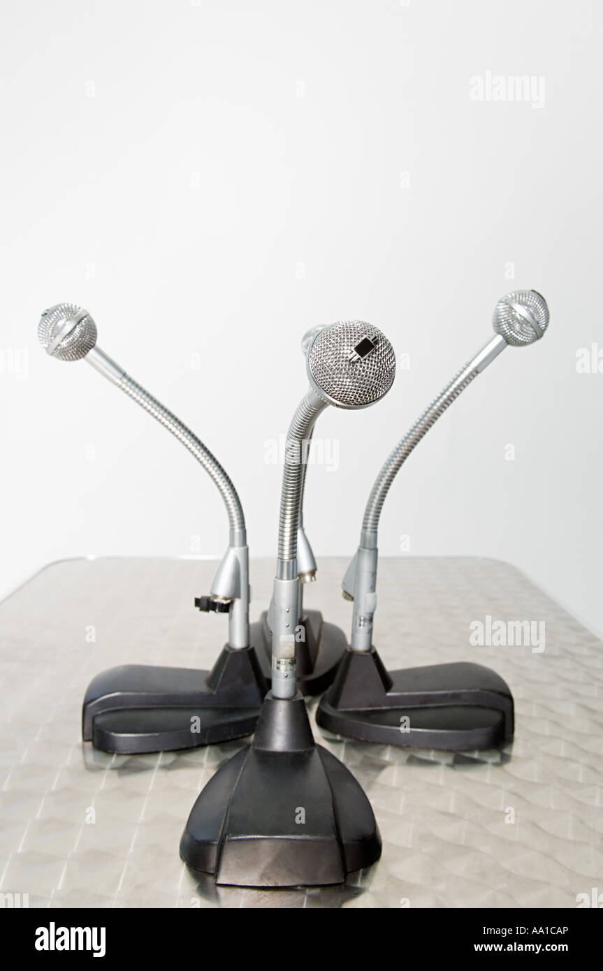 Small microphones hi-res stock photography and images - Alamy