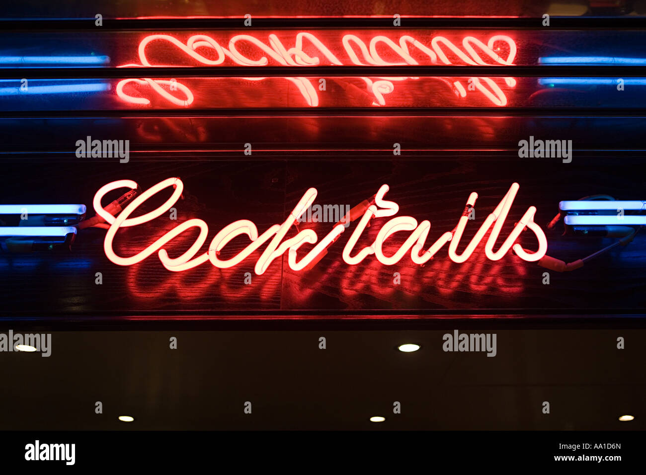 Cocktail bar sign Stock Photo - Alamy