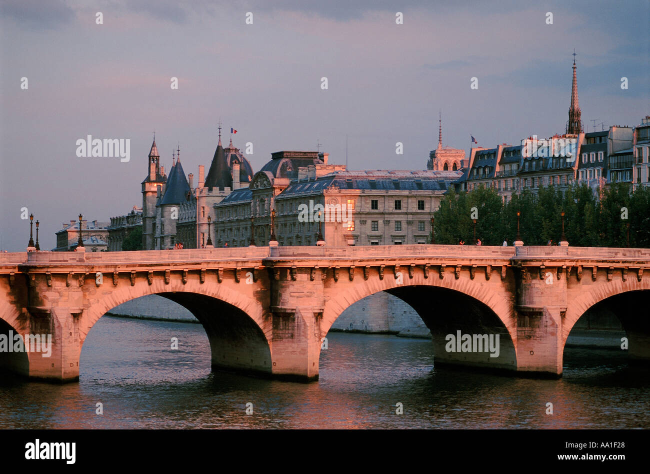 The pont neuf hi-res stock photography and images - Alamy