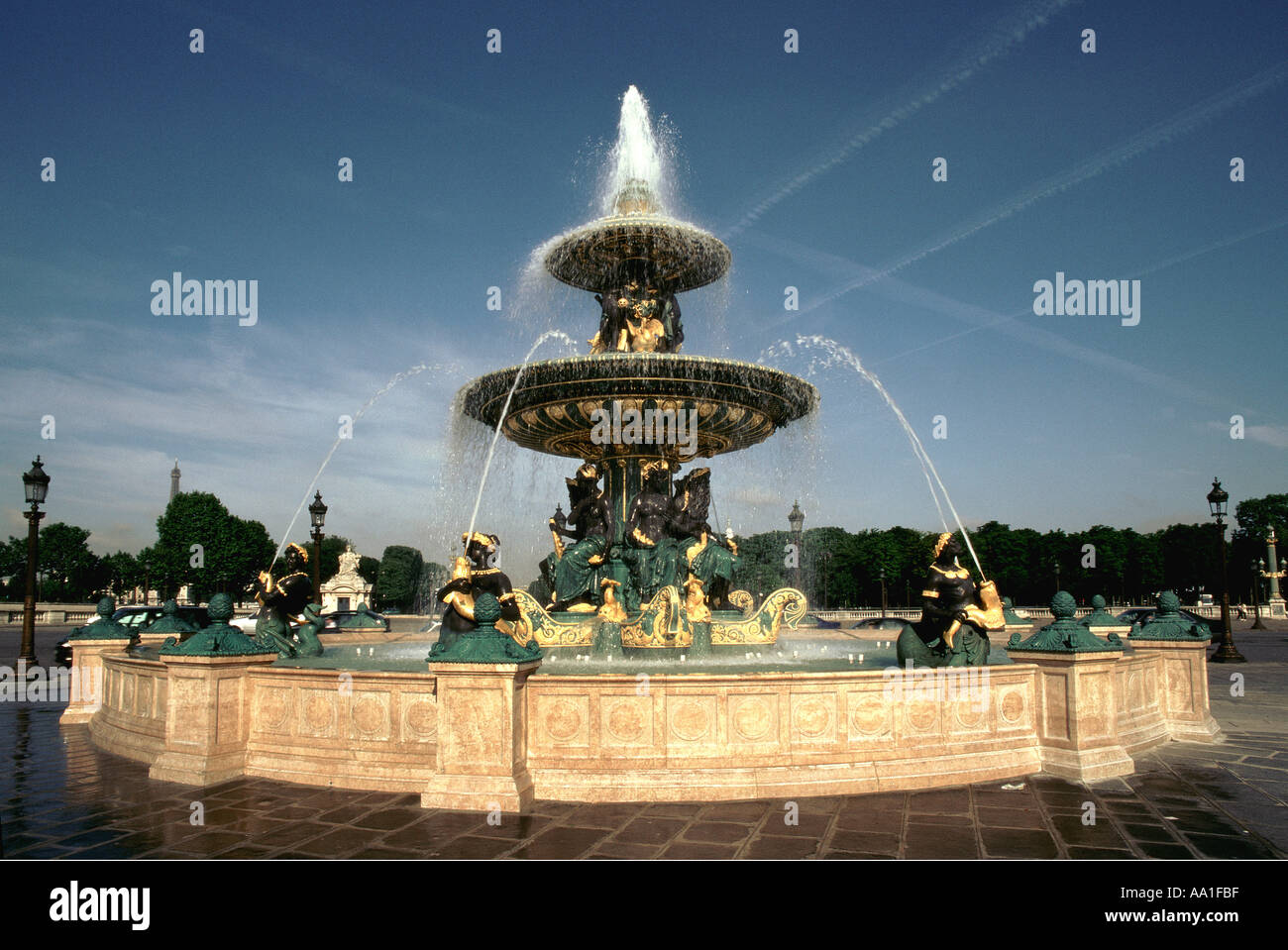 Paris Concorde Place Fountain Stock Photo - Alamy