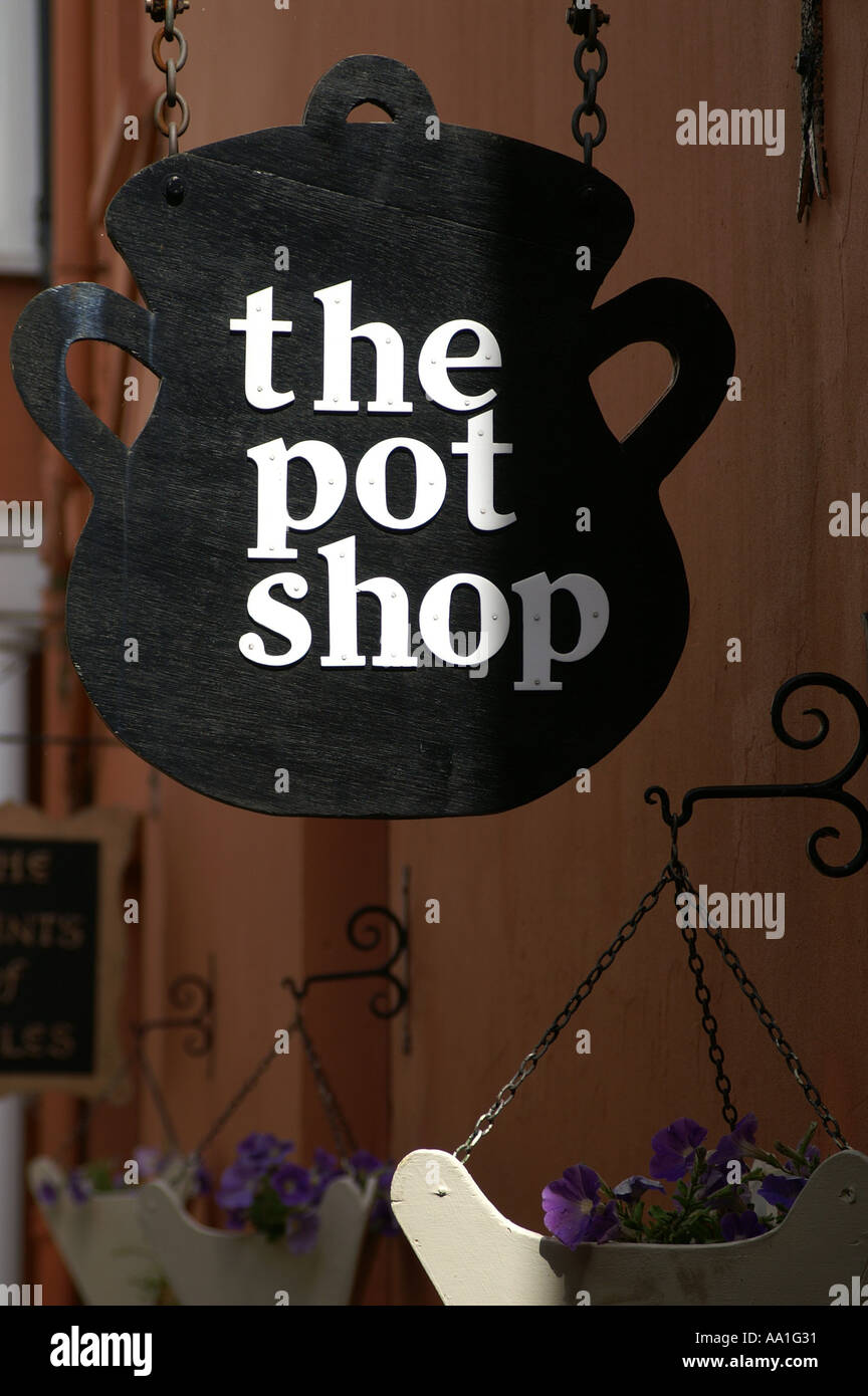 Tenby shop hi-res stock photography and images - Alamy