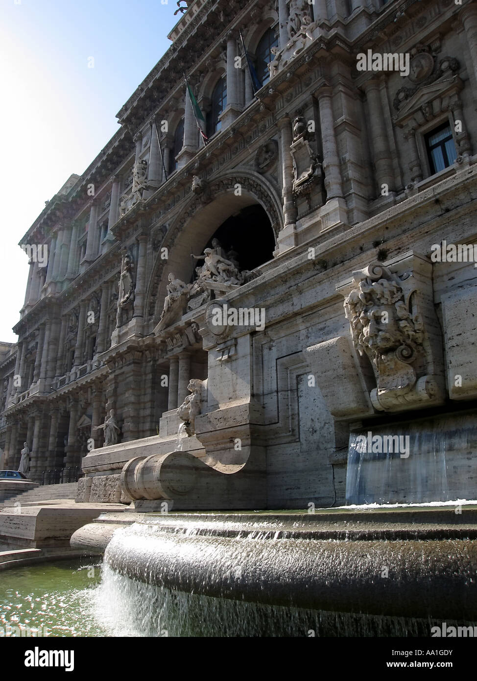 Roman courts hi-res stock photography and images - Alamy