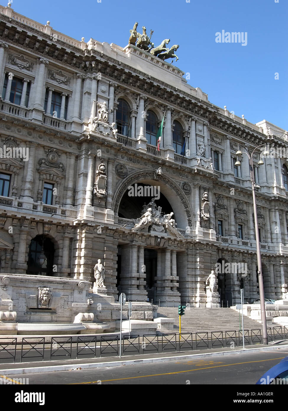 Roman law courts hi-res stock photography and images - Alamy