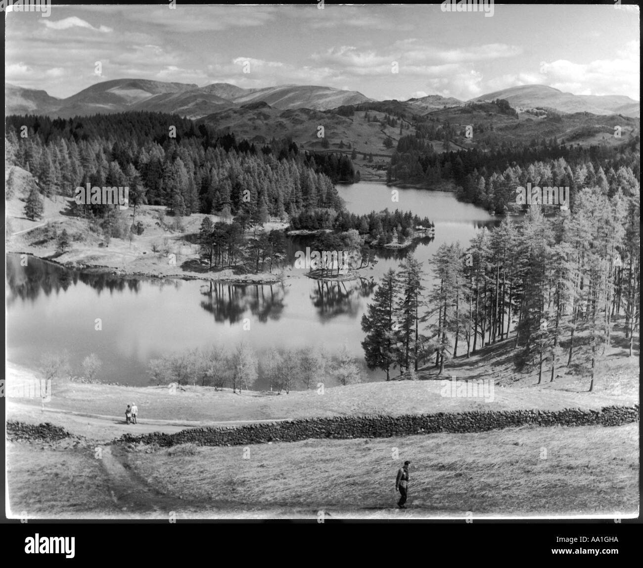 1950s lake hi-res stock photography and images - Alamy