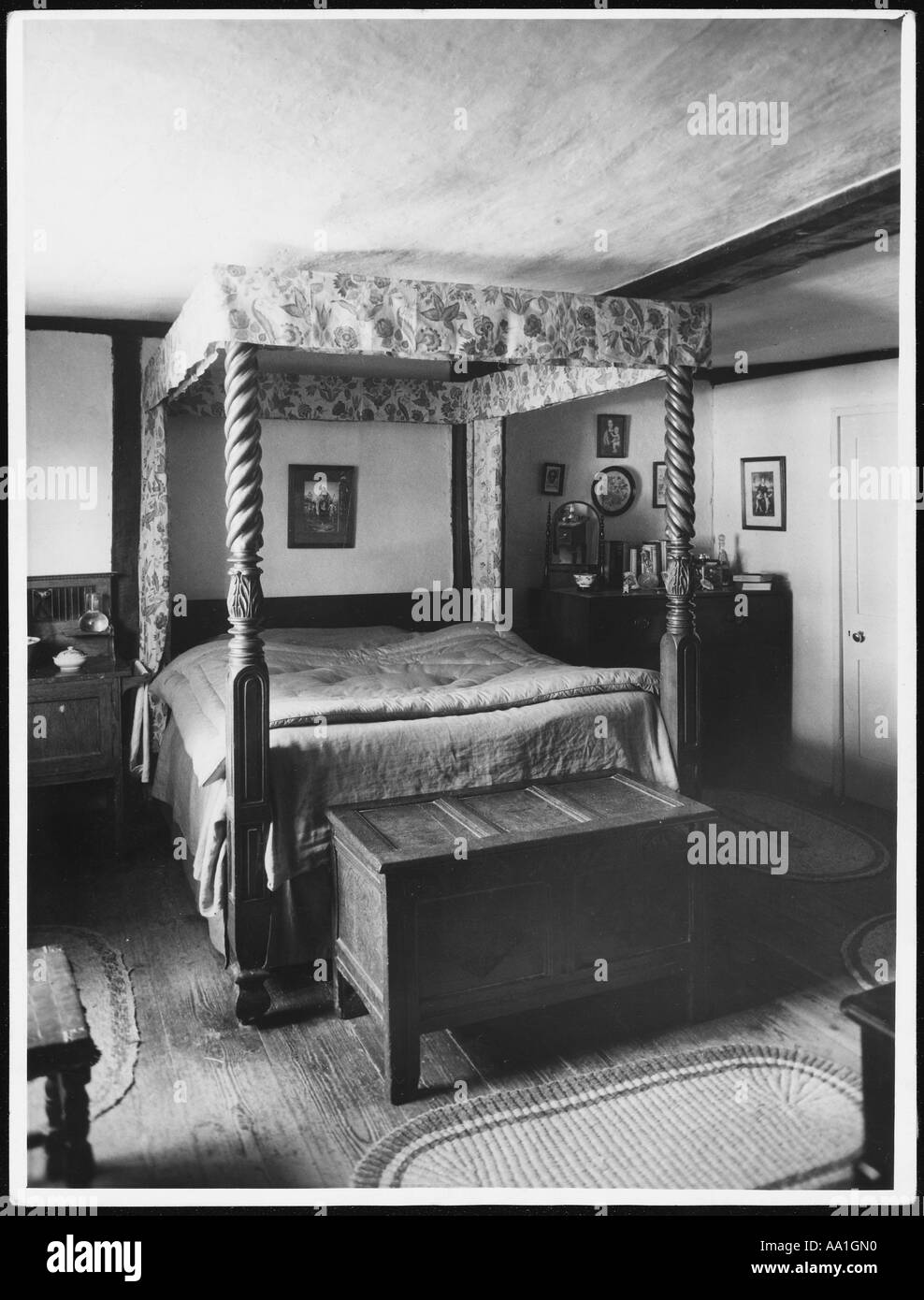 Four Poster Bed Stock Photo - Alamy