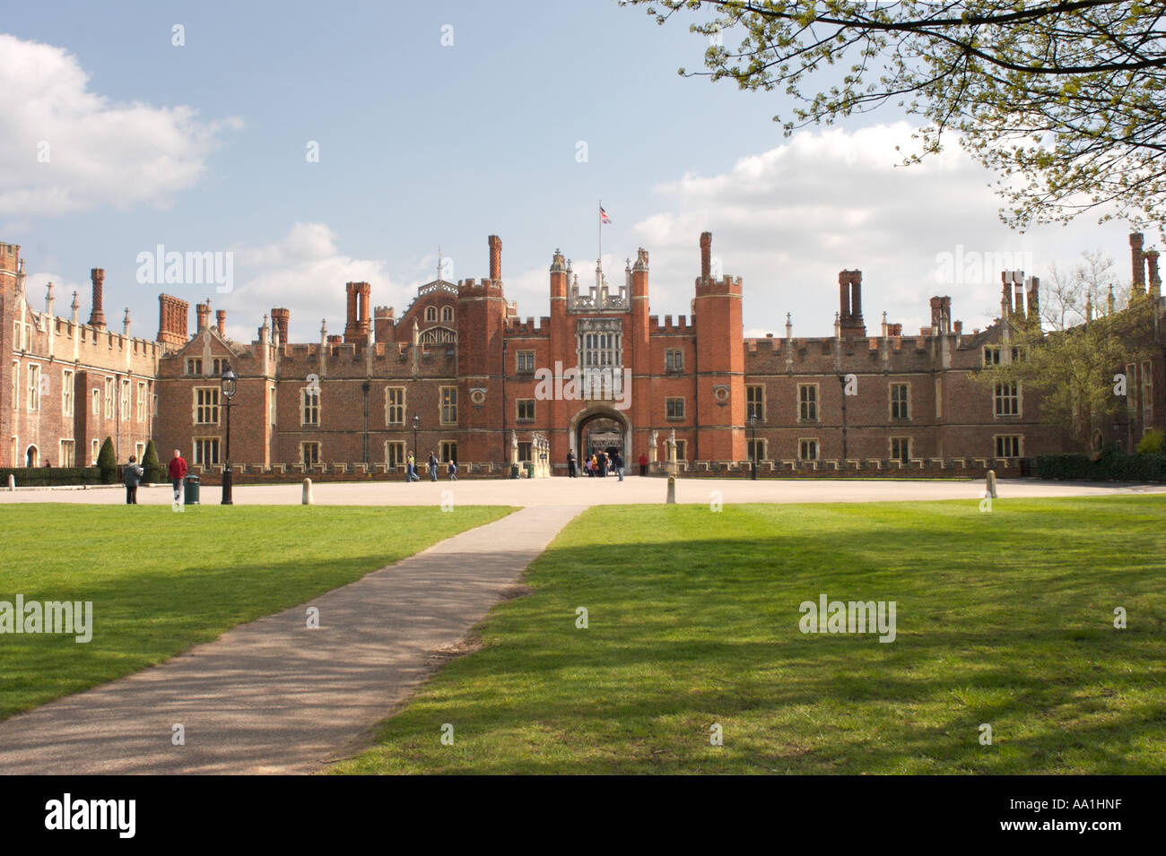Hampton Court main entrance Stock Photo - Alamy