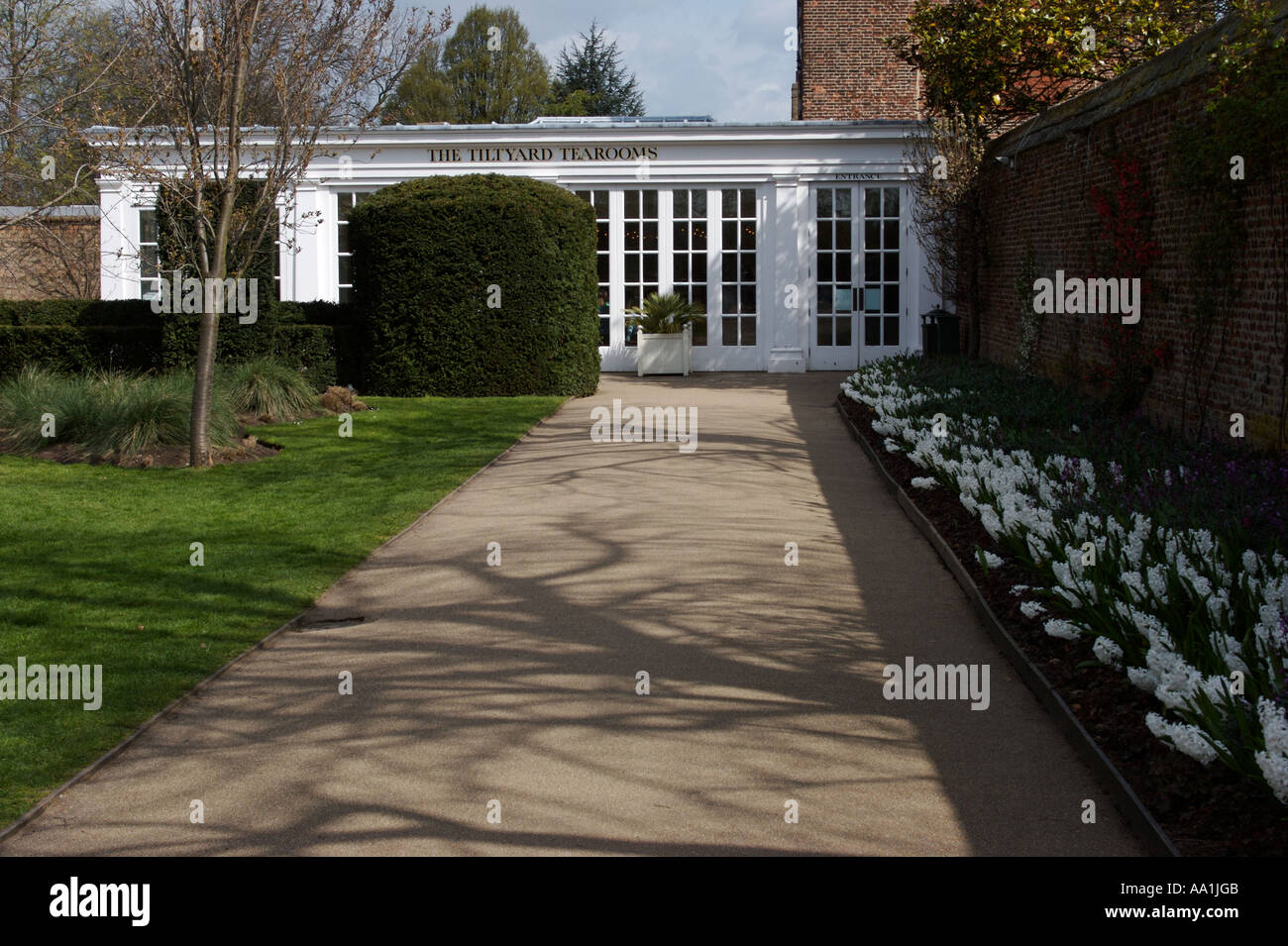 The tiltyard hi-res stock photography and images - Alamy