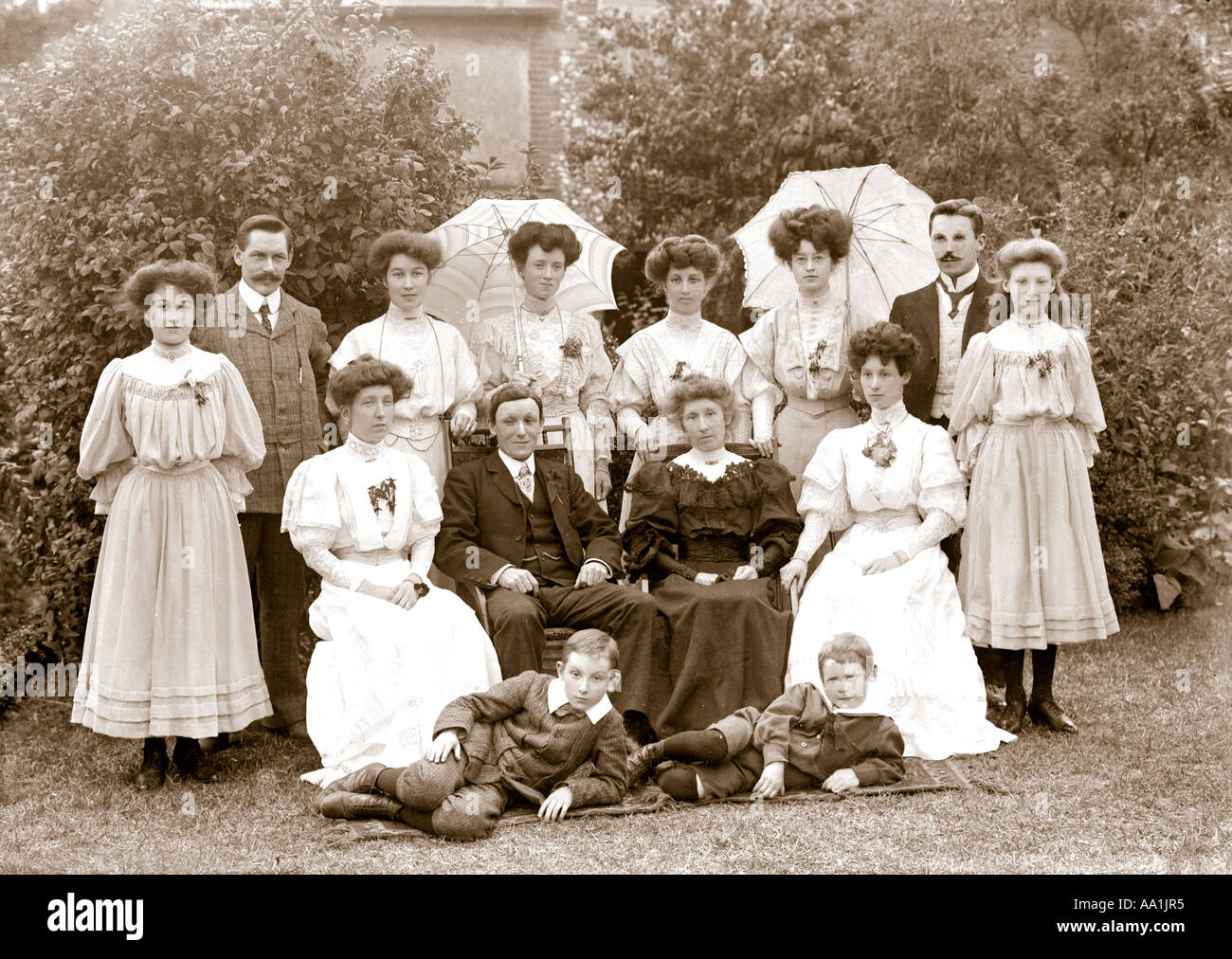 early 20th century formal family portrait Stock Photo - Alamy