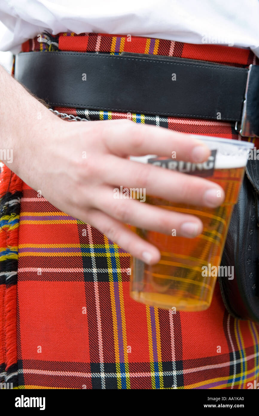 Scots men in kilt hi-res stock photography and images - Alamy