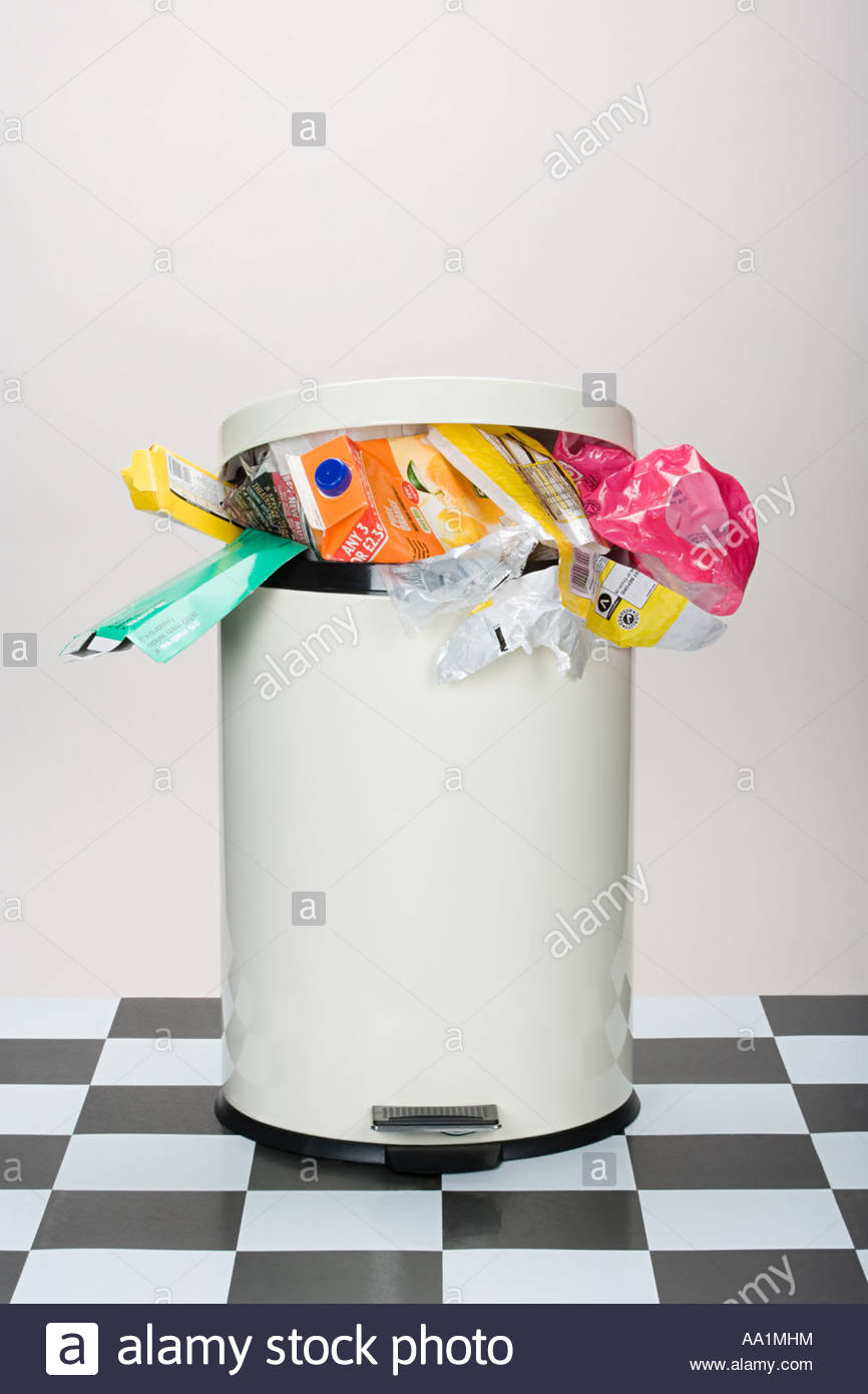 Domestic Household Rubbish Stock Photos & Domestic Household Rubbish ...