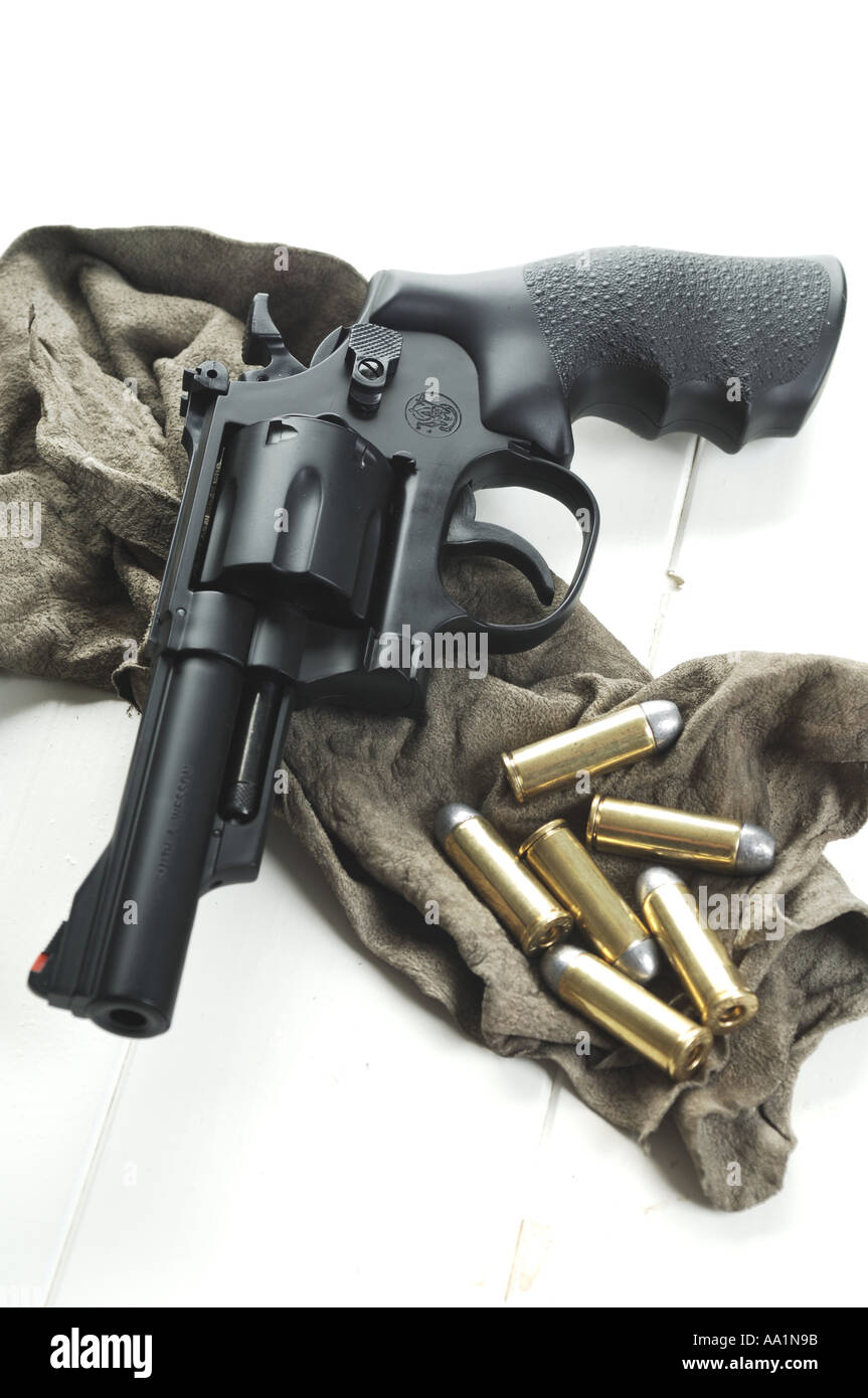 357 revolver hi-res stock photography and images - Alamy