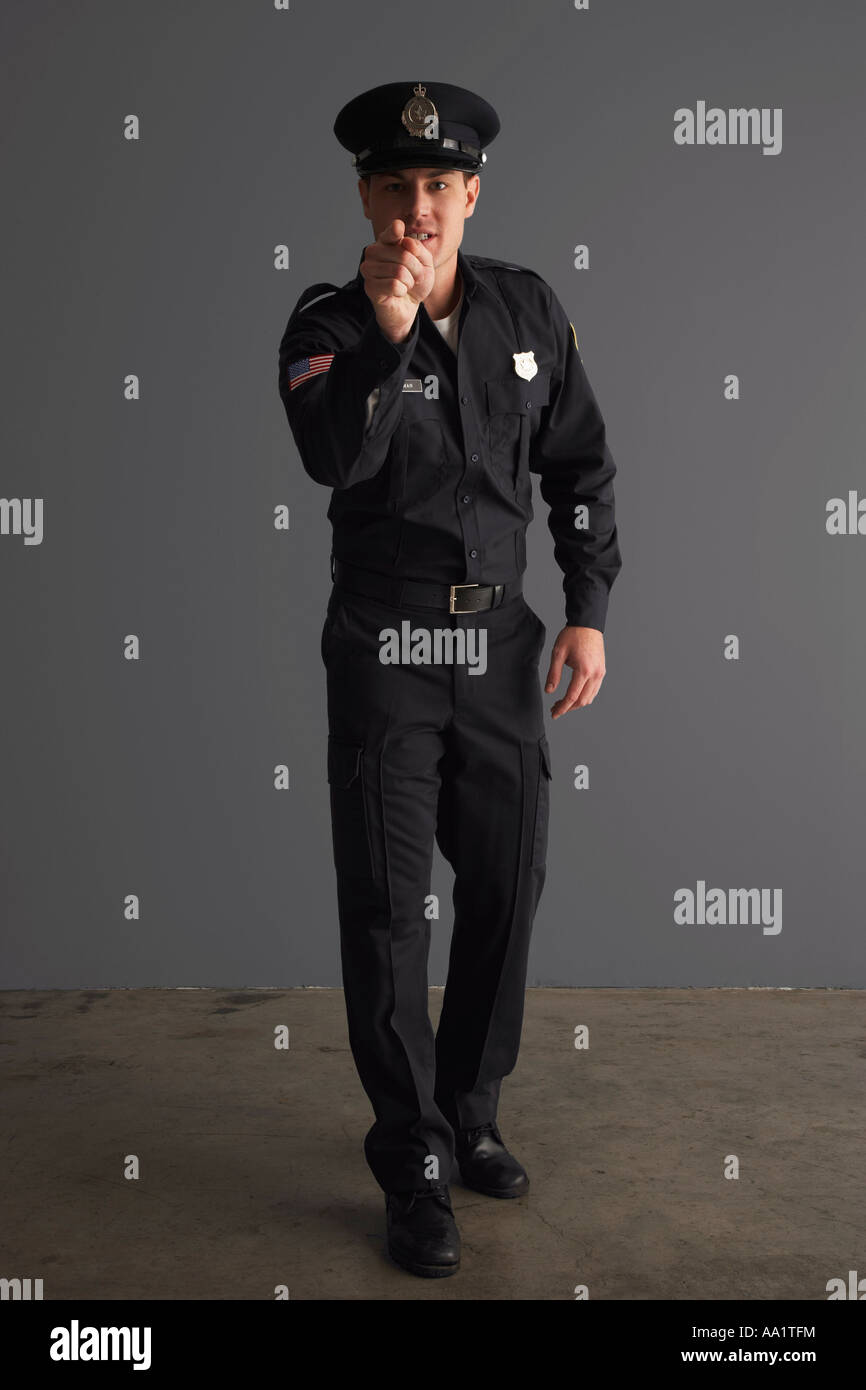 Crime speaking police officer hi-res stock photography and images - Alamy