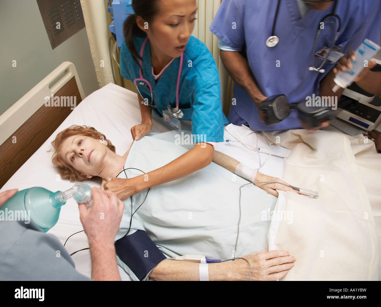 Treating patient lying down hi-res stock photography and images - Alamy