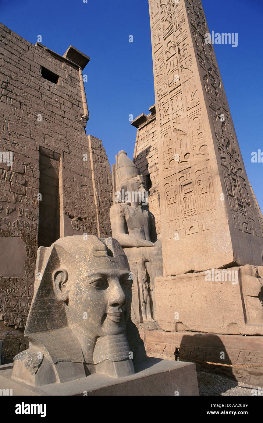 Sculpture de louxor hi-res stock photography and images - Alamy