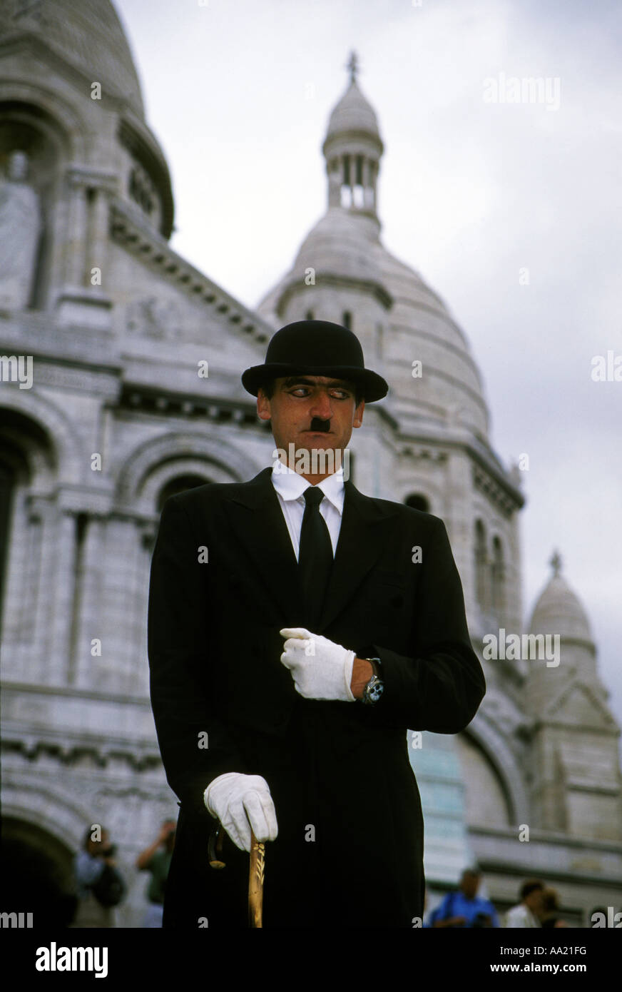 Living statue of Charlie Chaplin outside Sacre Coeur church Paris ...
