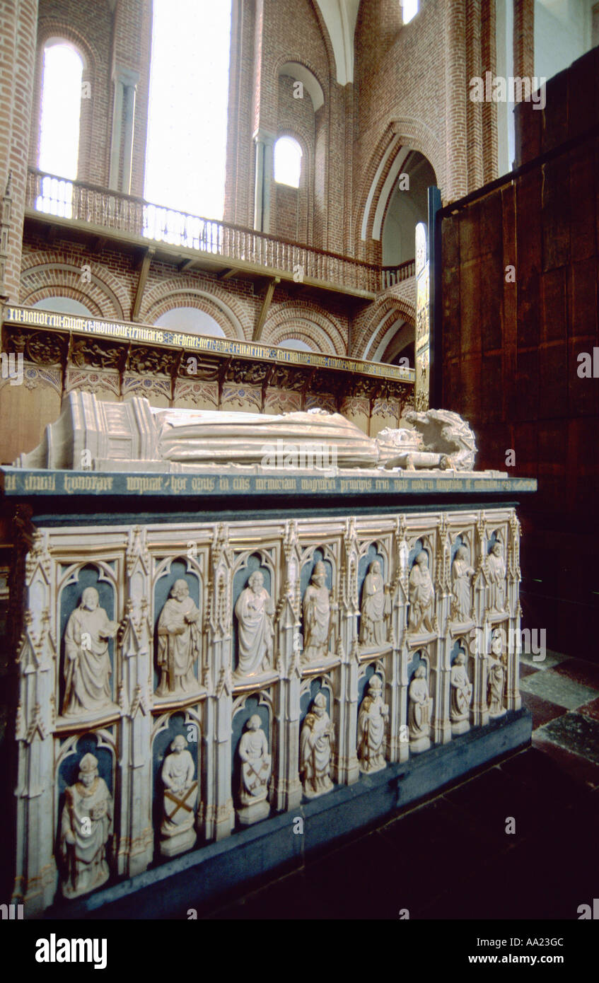 Denmark, sculptured tomb in church Stock Photo - Alamy