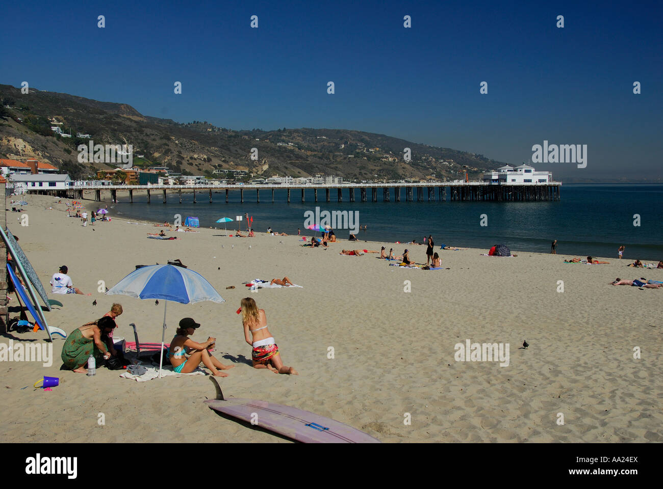 Celebrities on the beach hi-res stock photography and images - Alamy