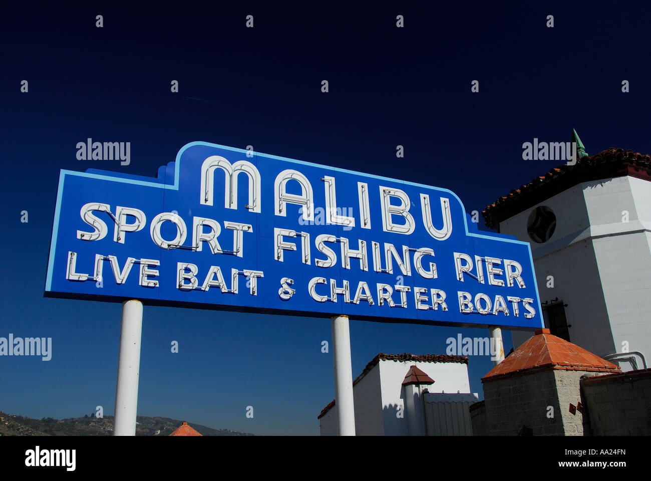 Malibu beach and sign hi-res stock photography and images - Alamy