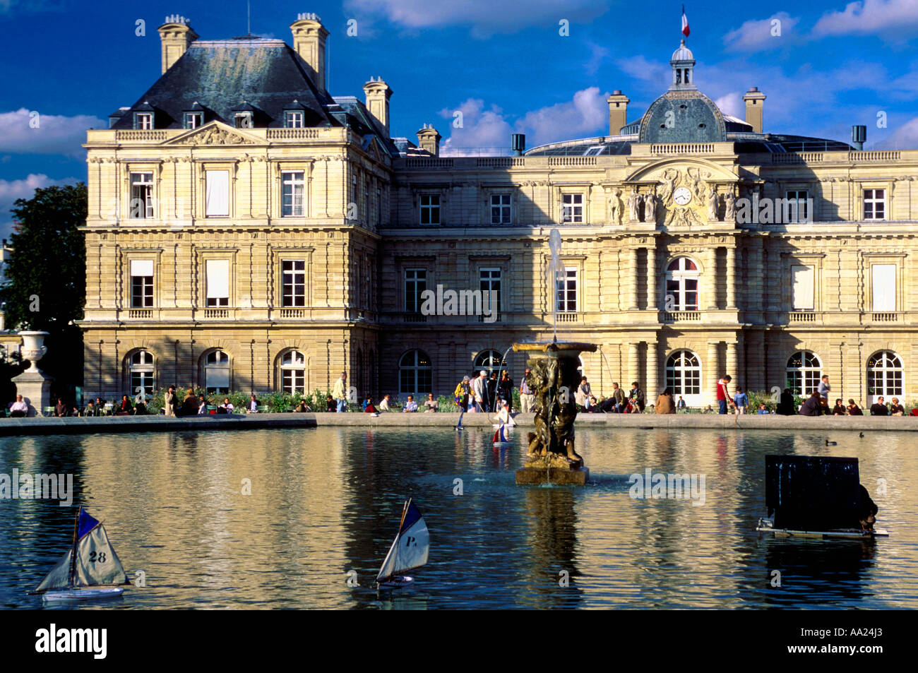 France, Paris, pond in front of Luxembourg palace Stock Photo - Alamy