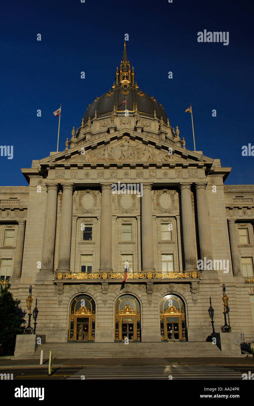 San francisco civic center plaza hi-res stock photography and images ...