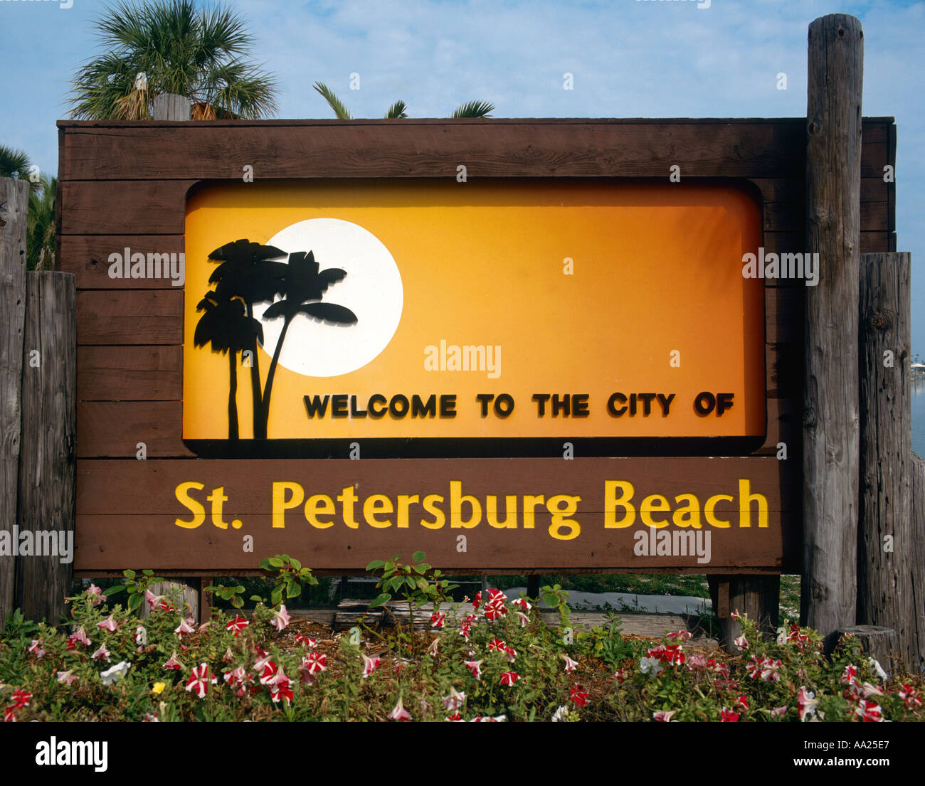 Welcome st pete beach sign hi-res stock photography and images - Alamy