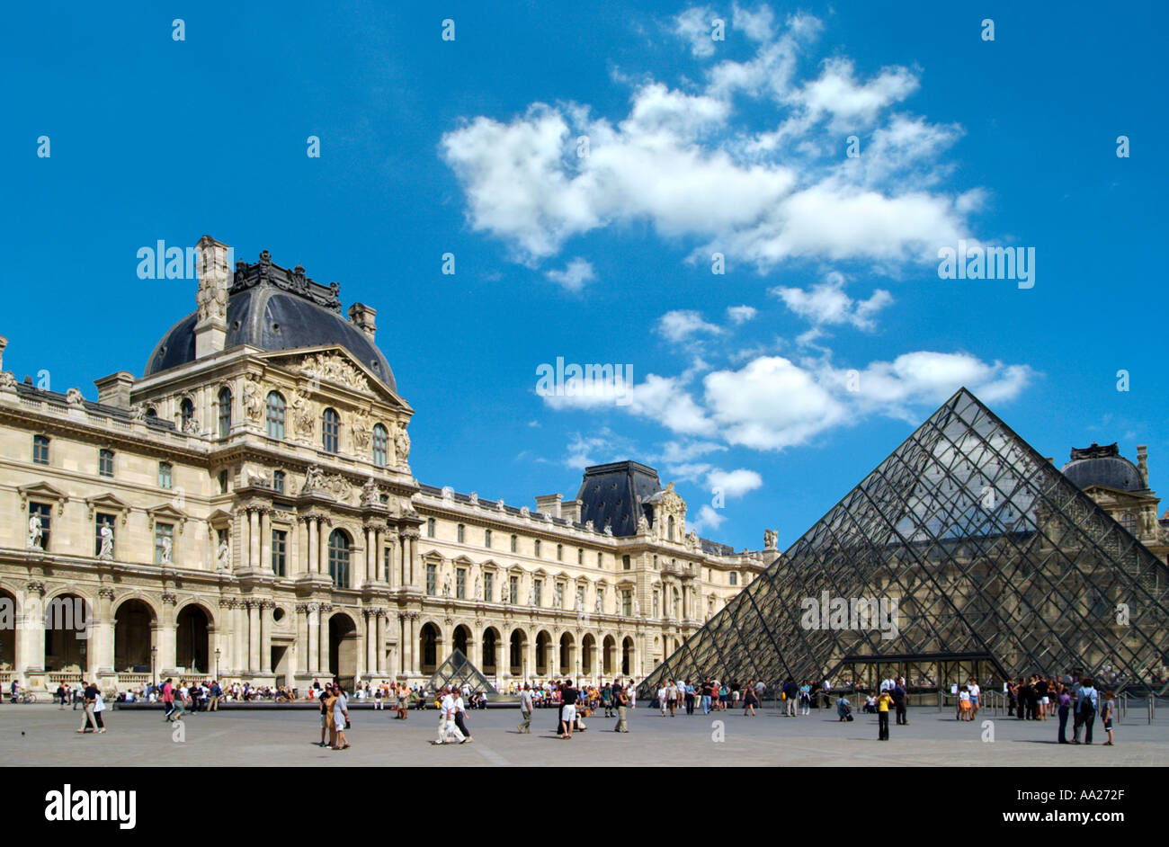 Louvre museum building hi-res stock photography and images - Alamy