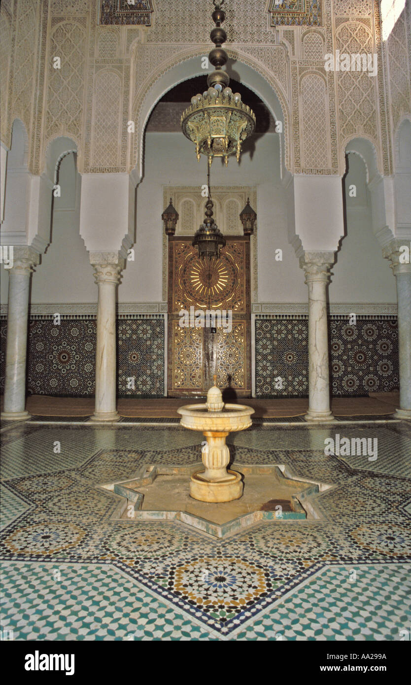 Fountain Hassan II Mosque Casablanca Stock Photo - Alamy