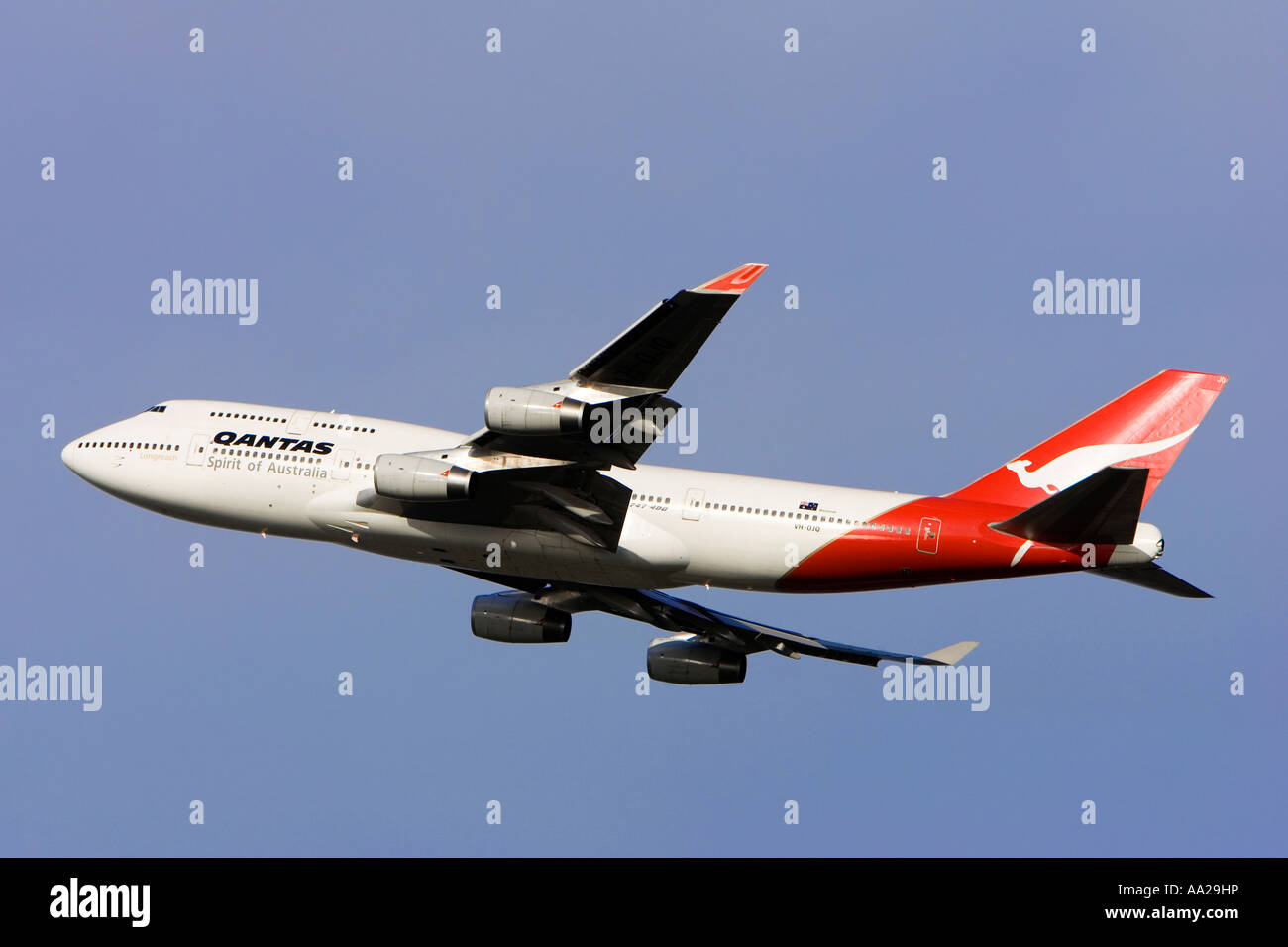 Qantas Boeing 747 jumbo jet at Heathrow Stock Photo - Alamy