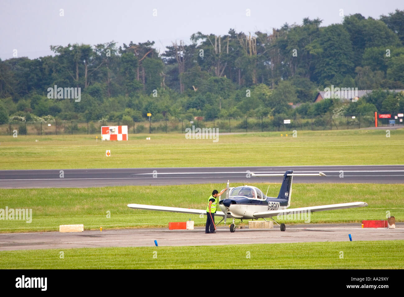 Single turbo prop hi-res stock photography and images - Alamy