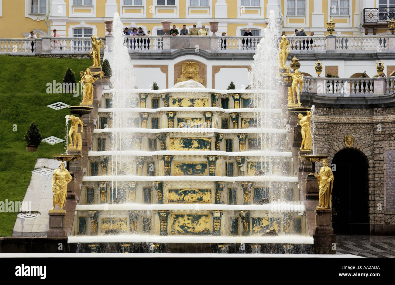Peter the great summer palace hi-res stock photography and images - Alamy
