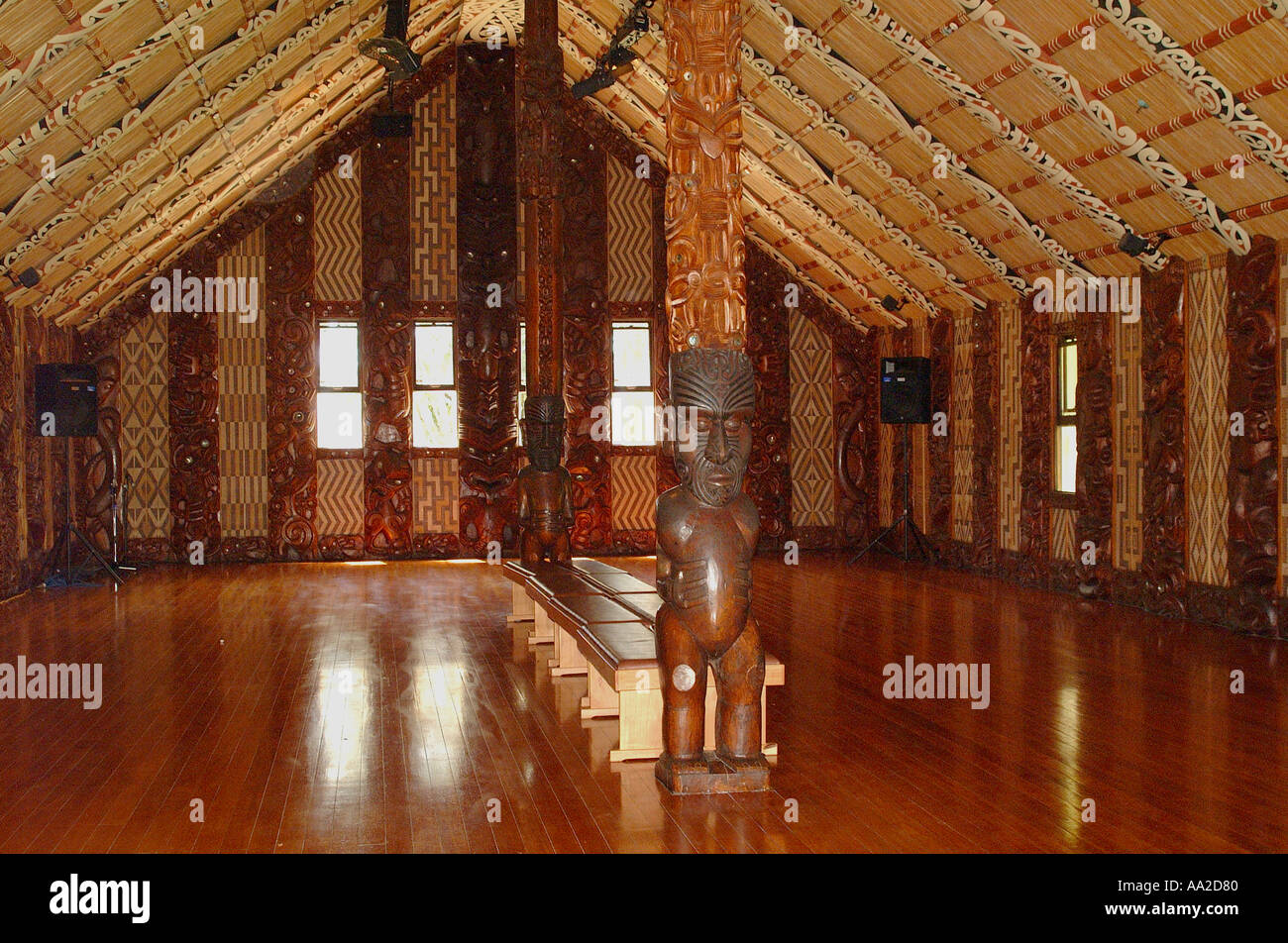 Maori traditional meeting house at waitangi hi-res stock photography ...