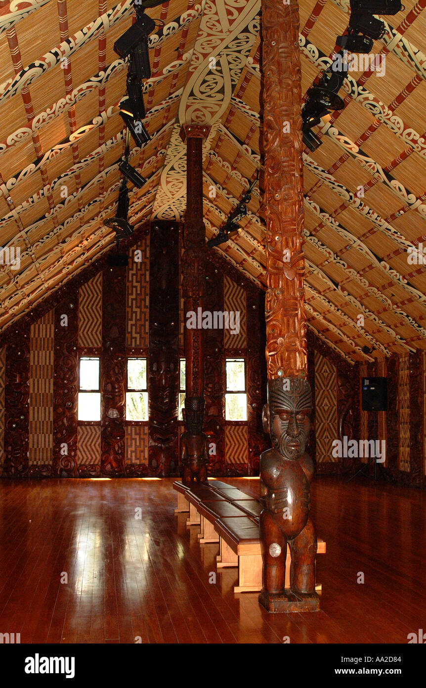 Maori traditional meeting house at waitangi hi-res stock photography ...