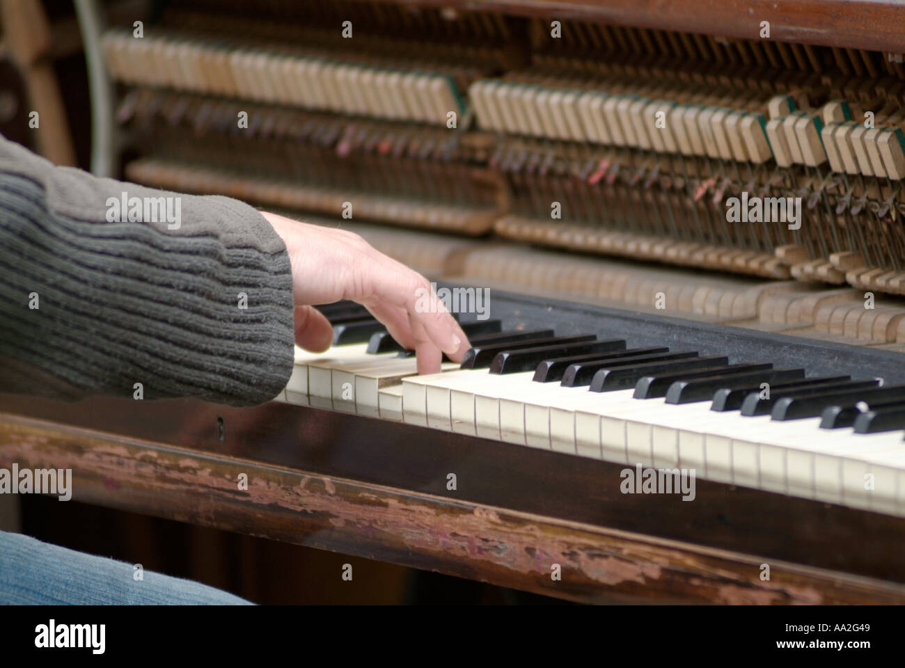 Piano hammer hi-res stock photography and images - Alamy