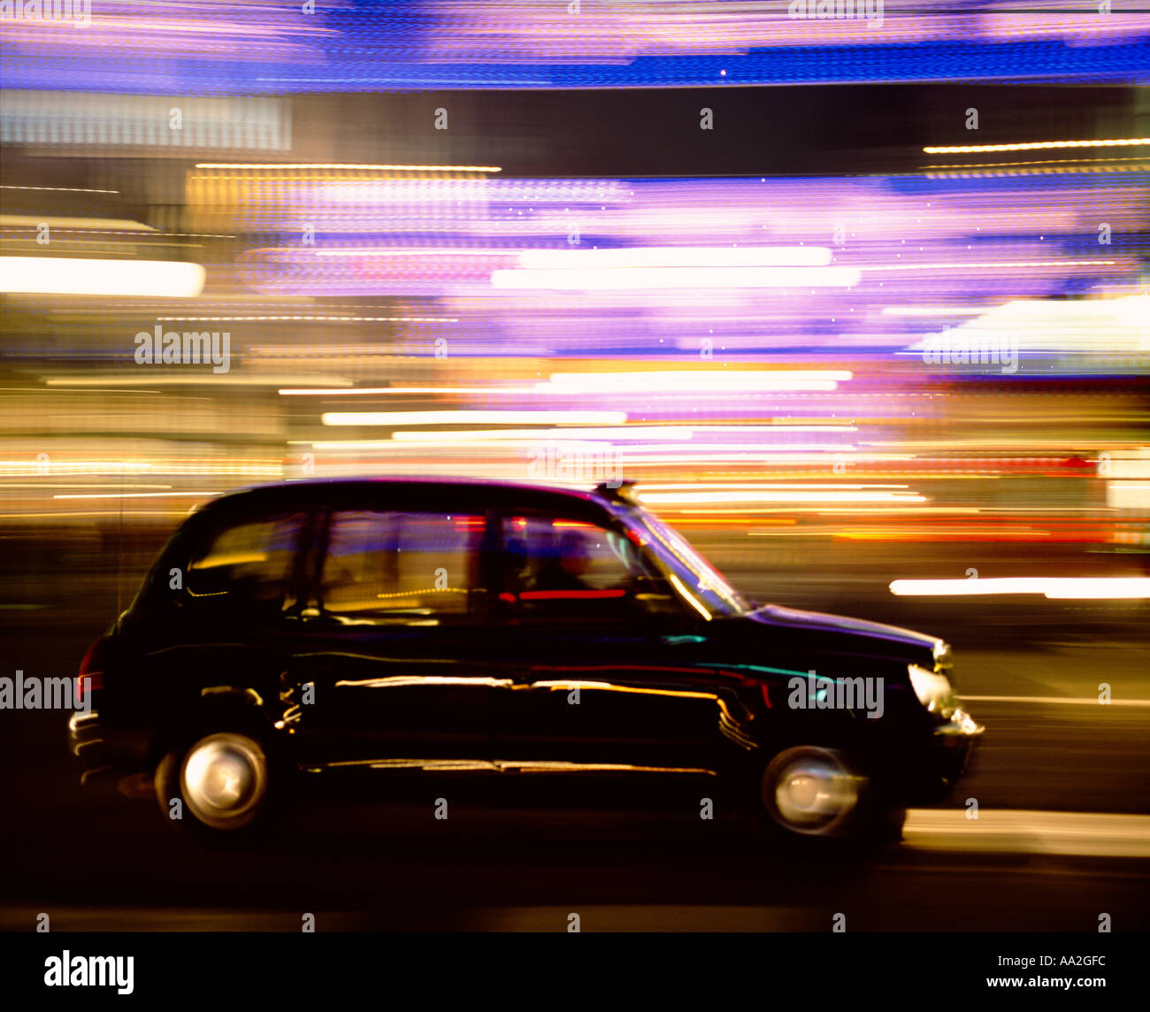 London taxi cab side view hi-res stock photography and images - Alamy