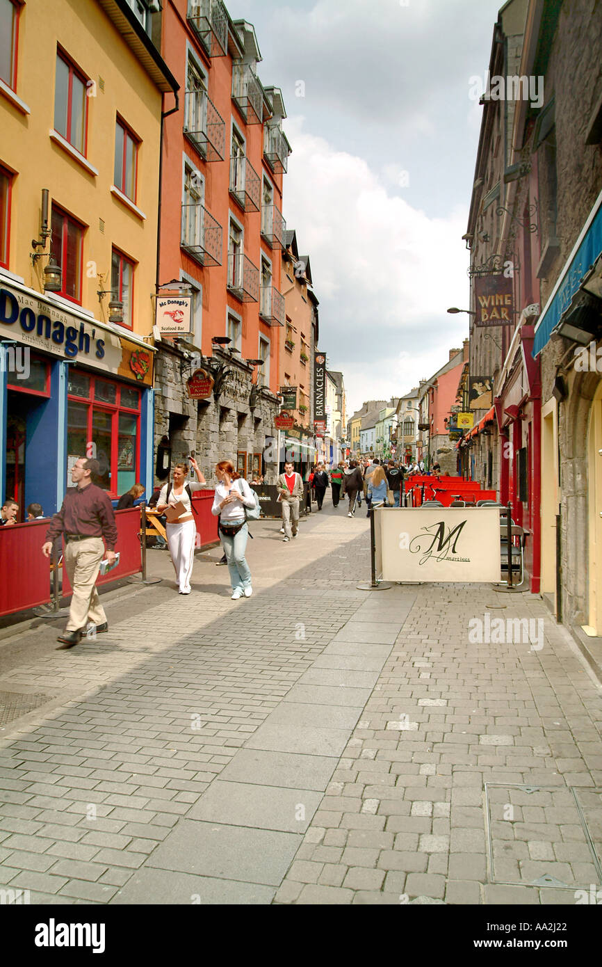 Quay street galway ireland hi-res stock photography and images - Alamy