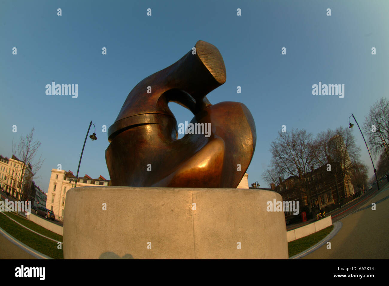 Henry Moore sculpture millbank Westminster London Stock Photo - Alamy